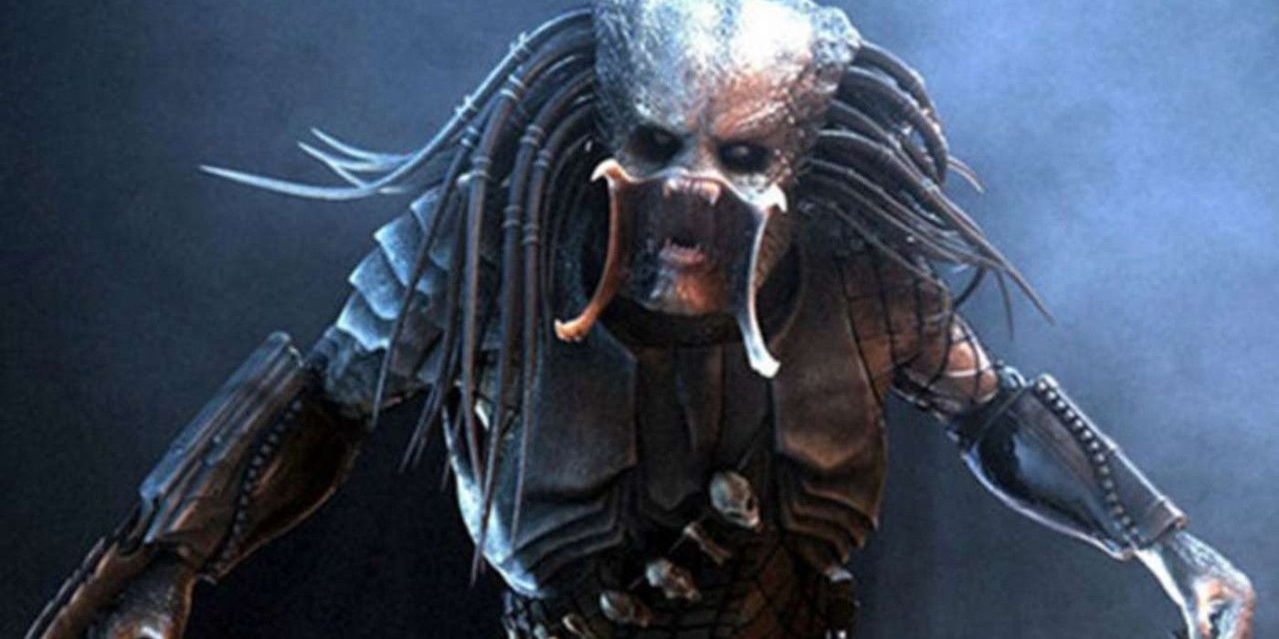 Shane Black's Predator is an Actor in Costume | Screen Rant