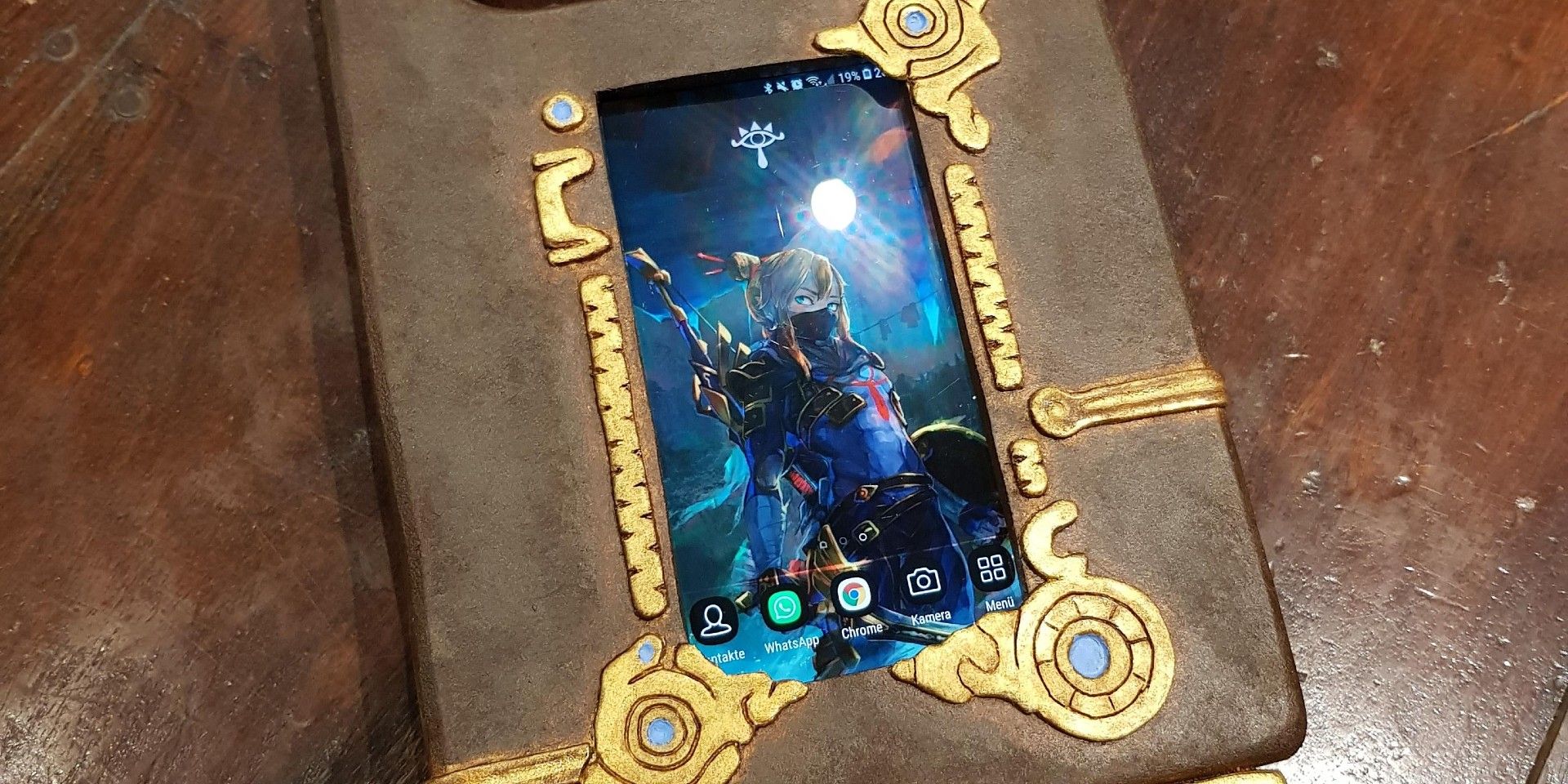 Breath of the Wild Sheikah Slate Made In Real Life With Smartphone